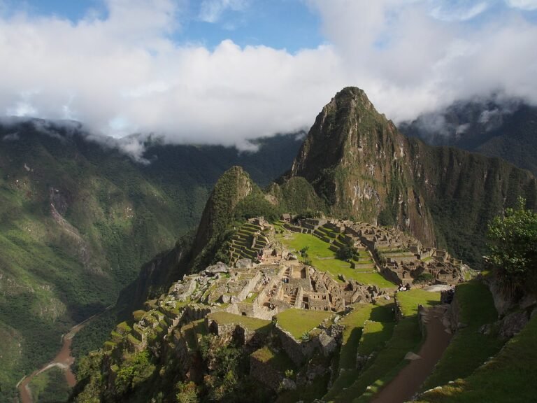 The 8 Wonders Of The World: Epic History & Iconic Monuments